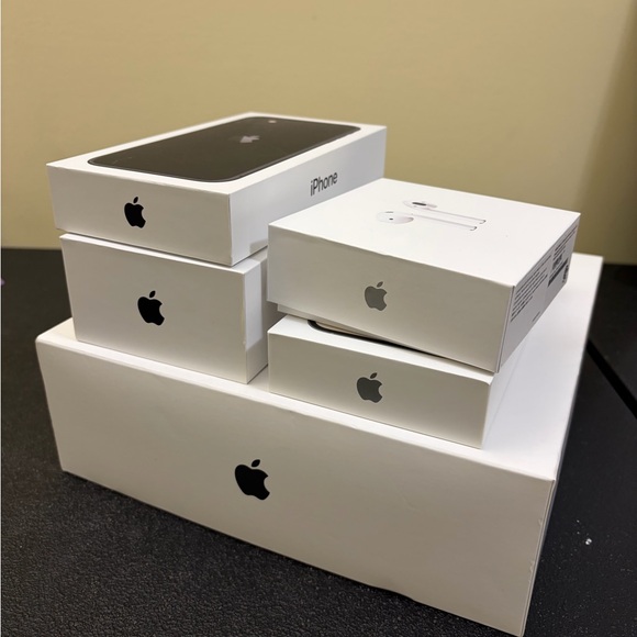 Apple | Cell Phones & Accessories | Apple Iphone And Accessories Boxes ...